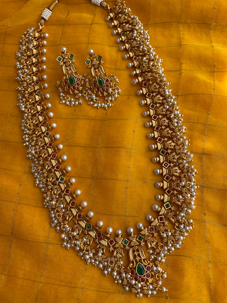 Guttaspusalu Long Haram With Cluster of Pearls – Daivik.in